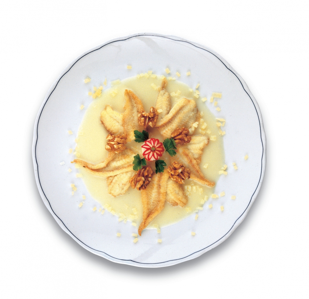 Filetti di sogliola al Montasio e noci